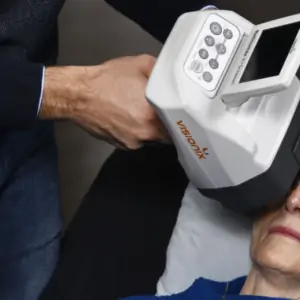 Visionix | Retinomax screeen portable refraction with screen